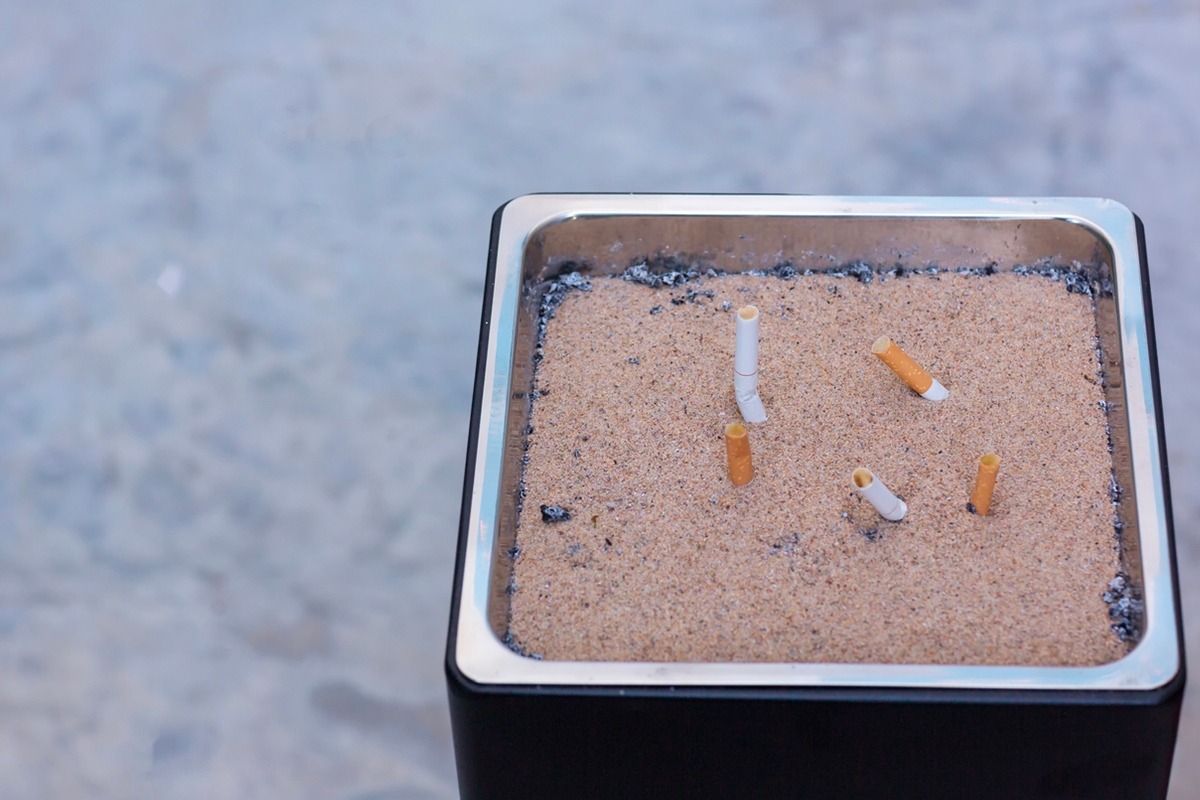 Quelle est l'utilité du sable pour cendrier ? - Blog smoking.fr